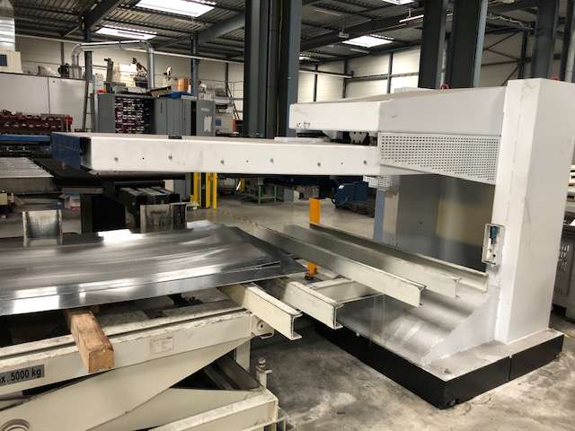 TRUMPF TC 5000 R -1600 Высечной станок с ЧПУ купить бу P0122139